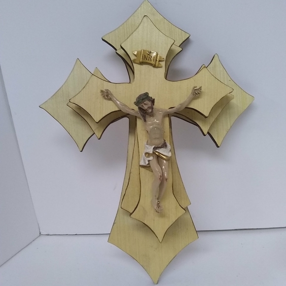 Hand Crafted | Wall Decor | Handmade Wooden Crucifixion Jesus Lifelike ...